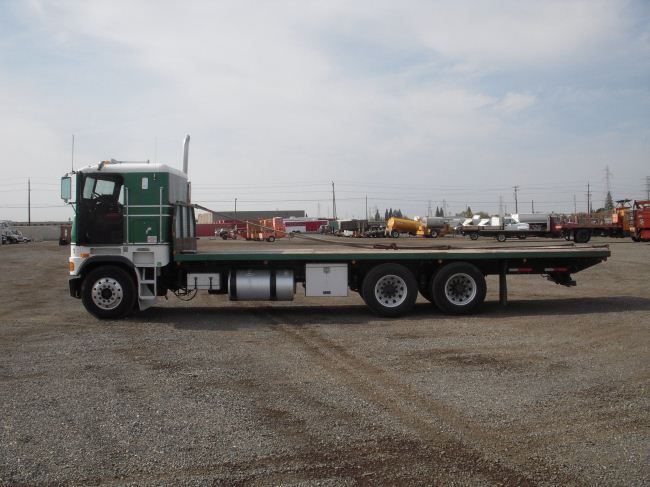 1997 Freightliner T/A Cab-Over Flatbed Hay Truck