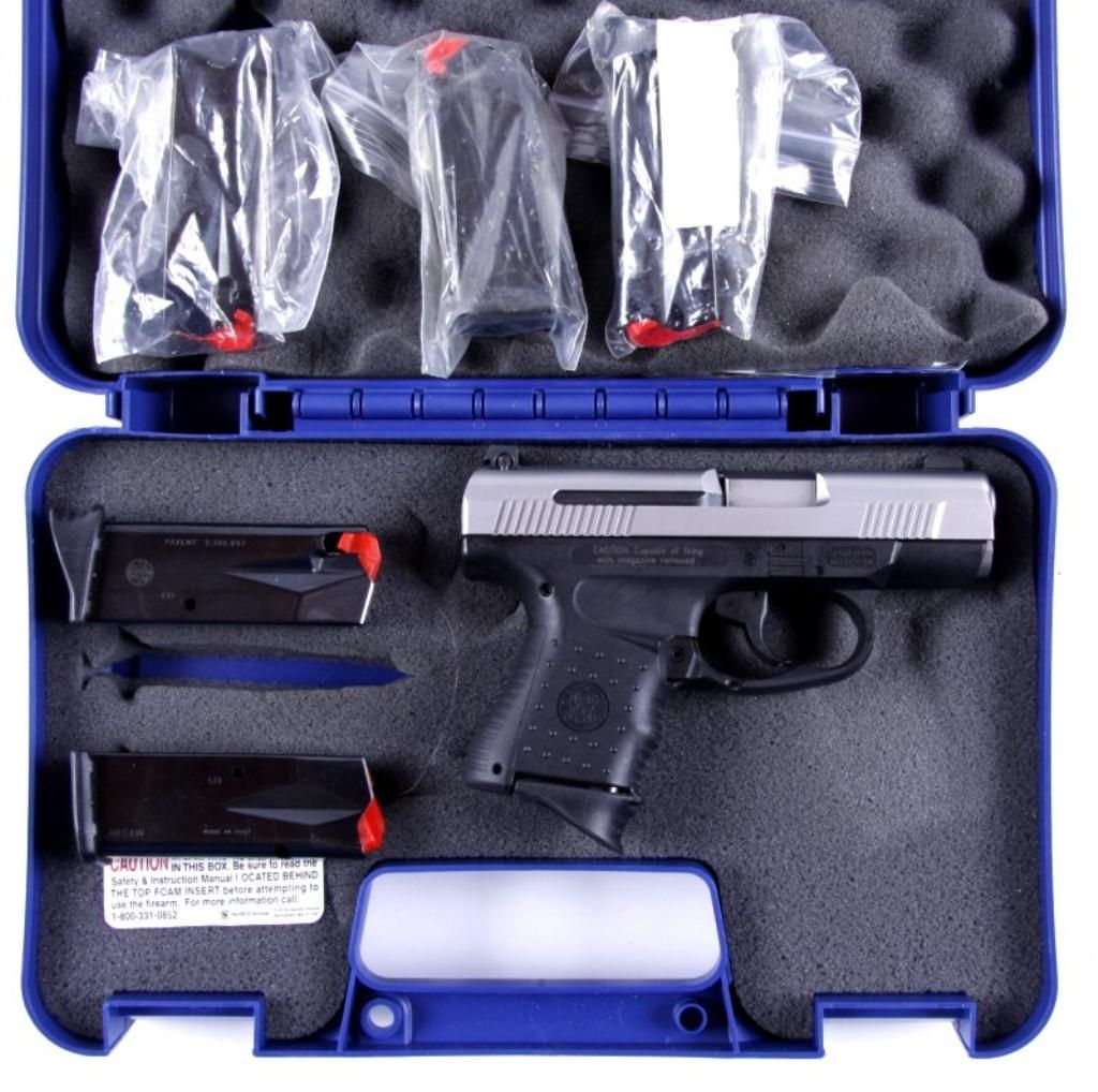 Smith & Wesson SW990L Cal .40S&W SN:SAJ8762