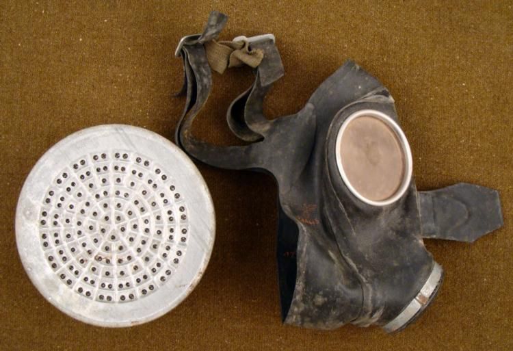 WWII Nazi Waffenamt Gas Mask in Original Box Early 1938