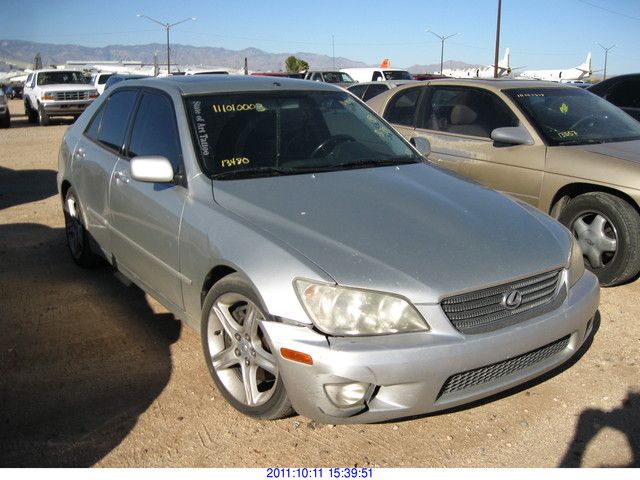 2001 - LEXUS LS300