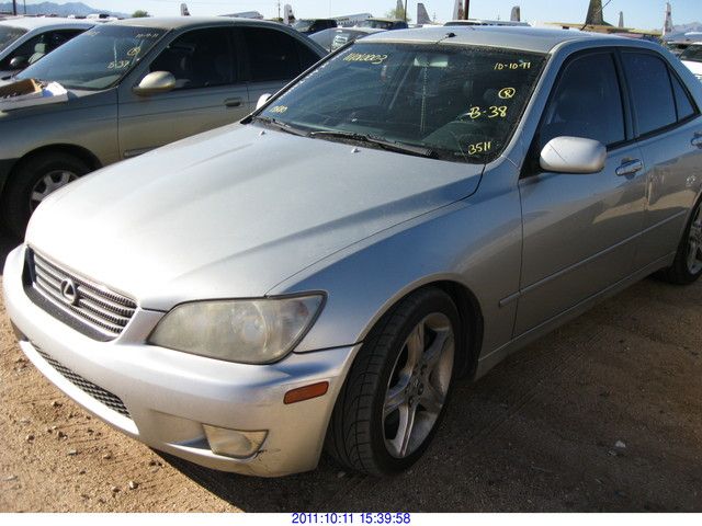2001 - LEXUS LS300