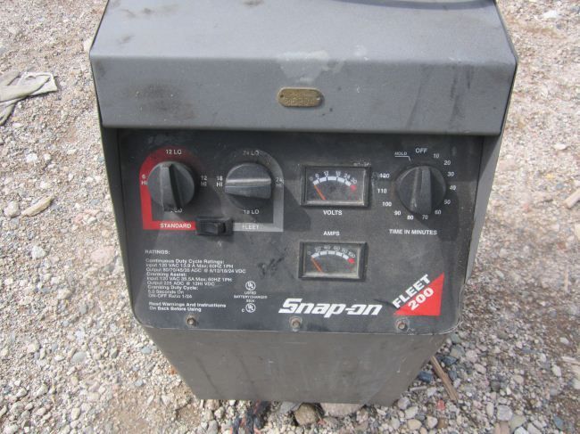 Snap-On 6-24V Battery Charger/Booster