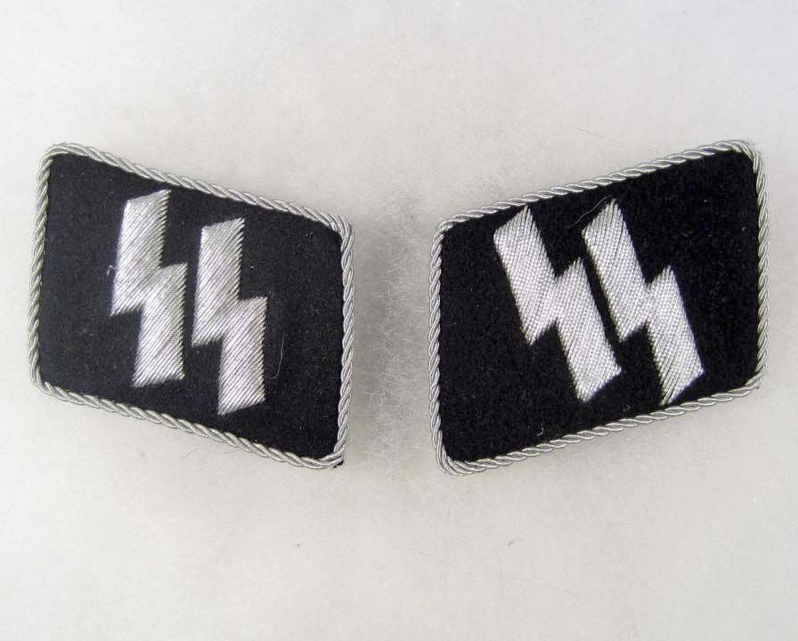 PAIR OF GERMAN NAZI WAFFEN SS OFFICERS RUNIC COLLAR TABS