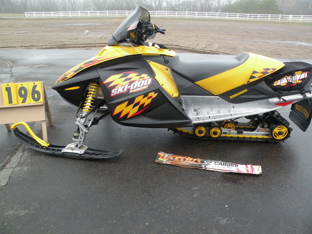 2004 Ski Doo Summit 800 SN- 2BPS285574V000019