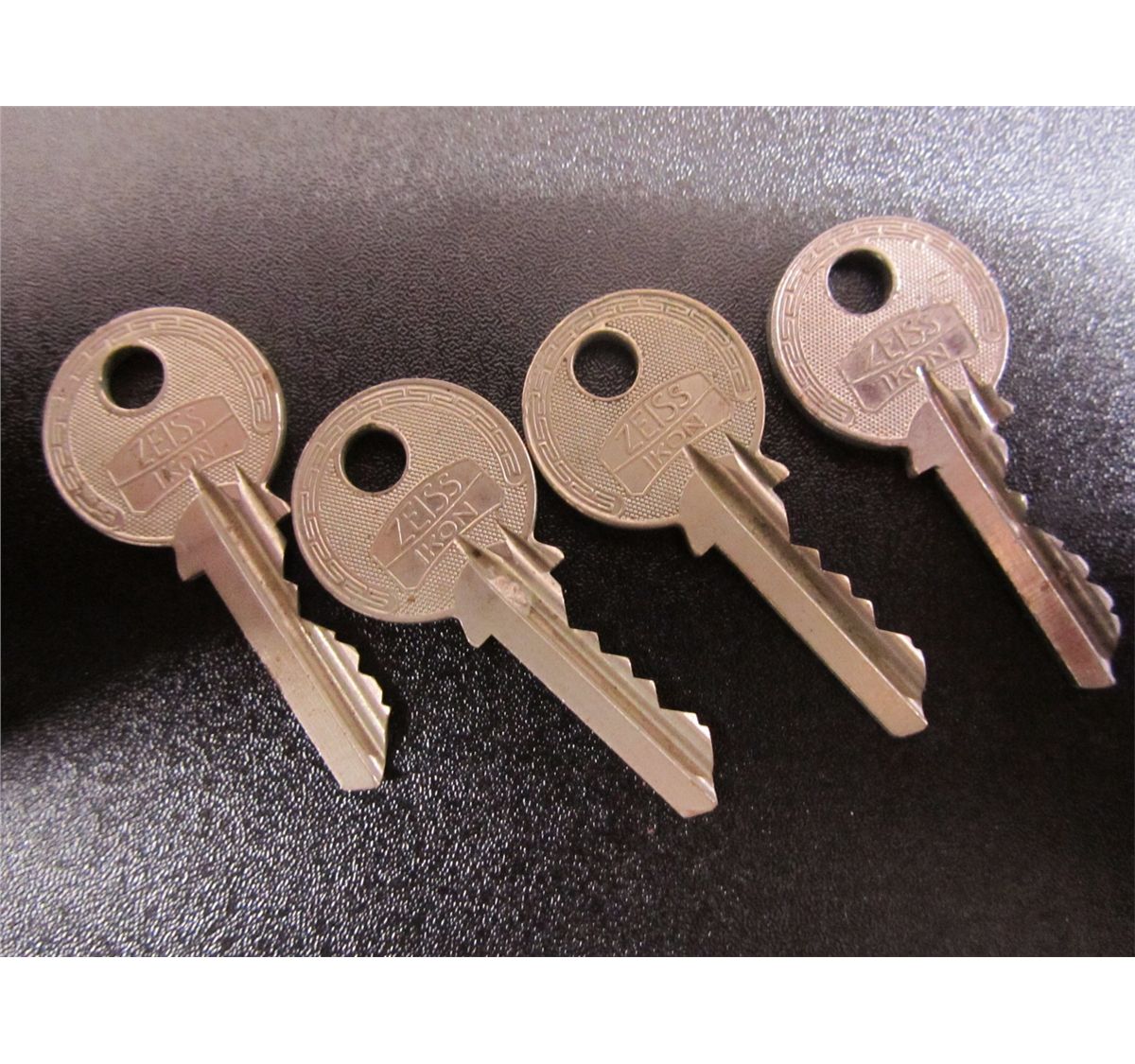 Lot Of 4 Vintage Zeiss Ikon Keys