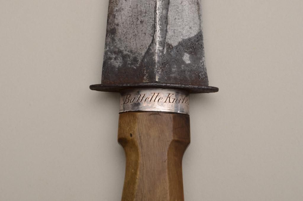 Very rare Bowie knife with original silver throat inscribed "Battelle ...