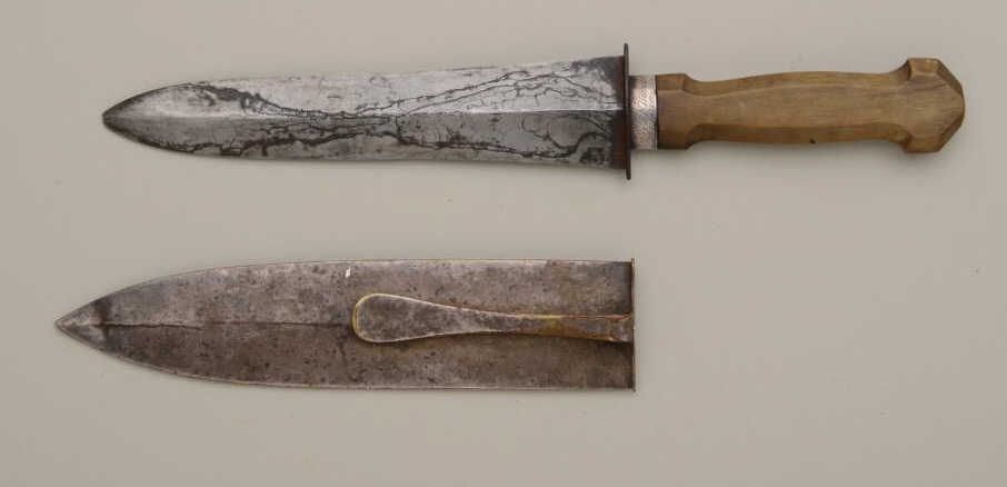Very rare Bowie knife with original silver throat inscribed "Battelle ...