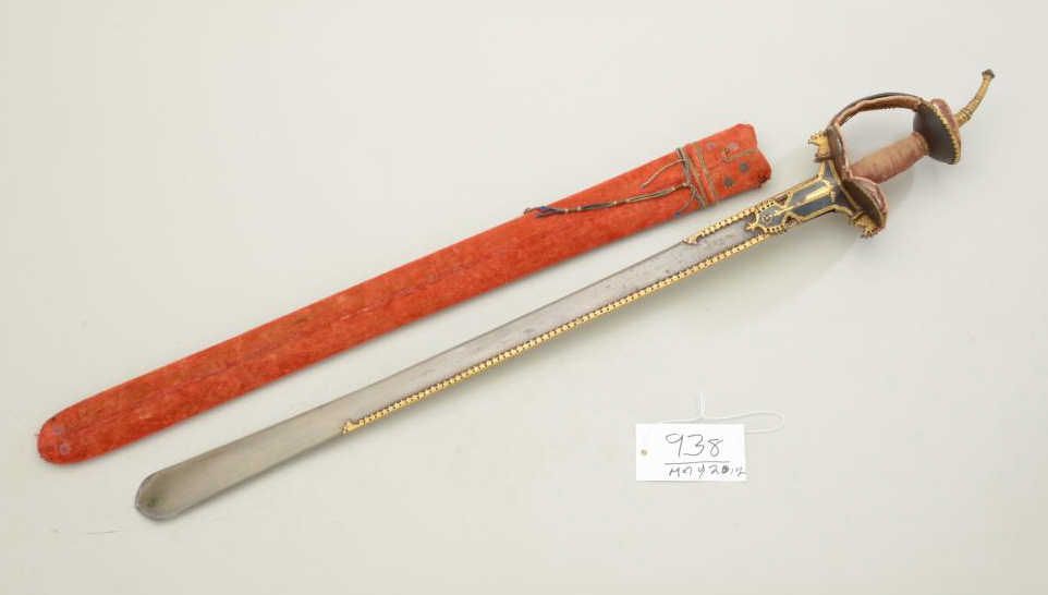 Royal quality Khanda style sword with Hindu basket type hilt, gold ...
