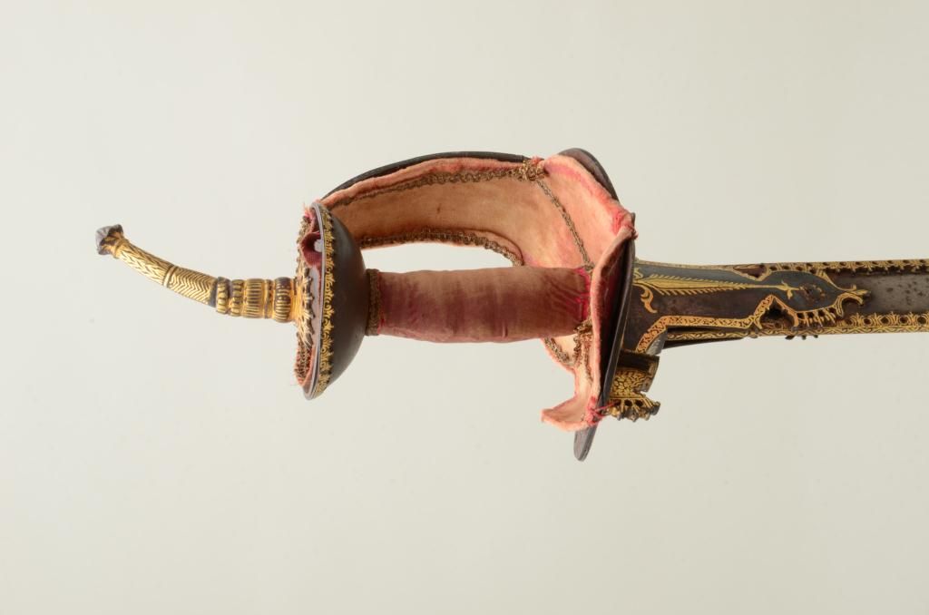 Royal quality Khanda style sword with Hindu basket type hilt, gold ...