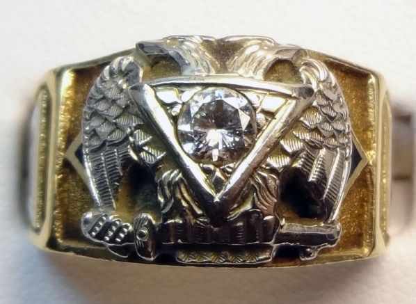 Vintage 32 degree Mason Gold Ring