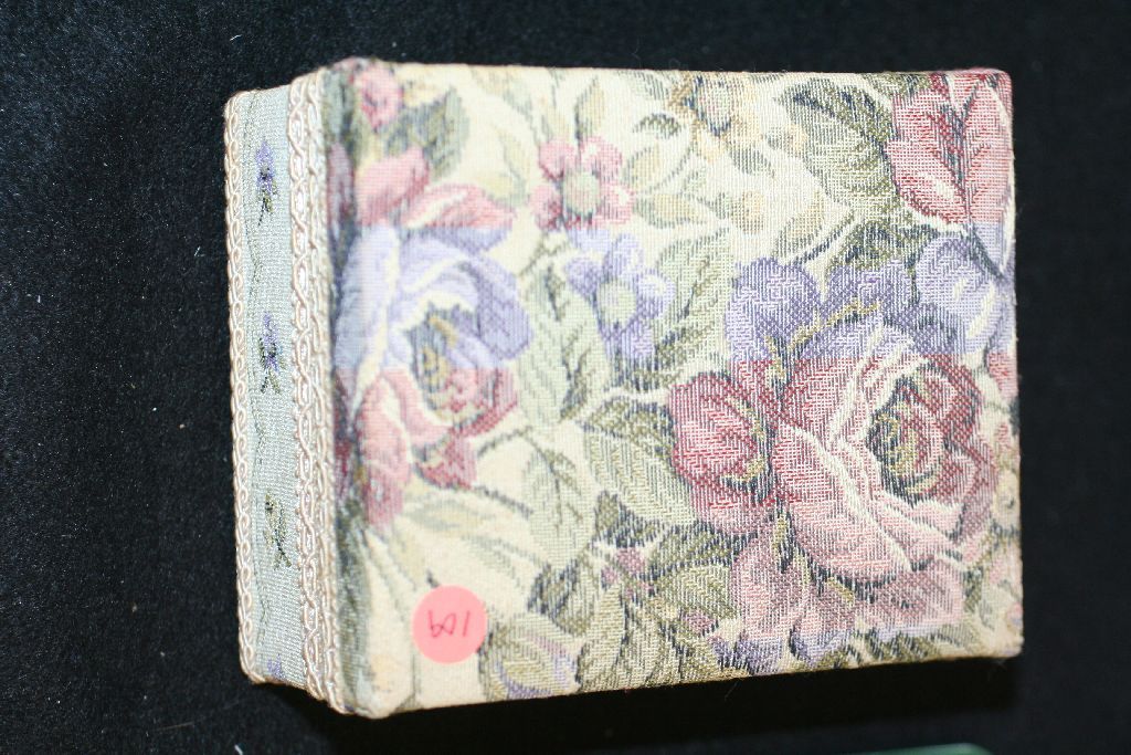 Music Box W/Flower Motif