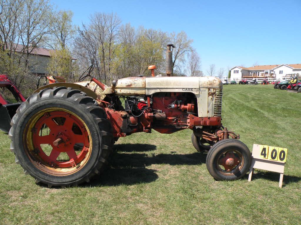 Case Model 400 tractor gas, new rear rubber
