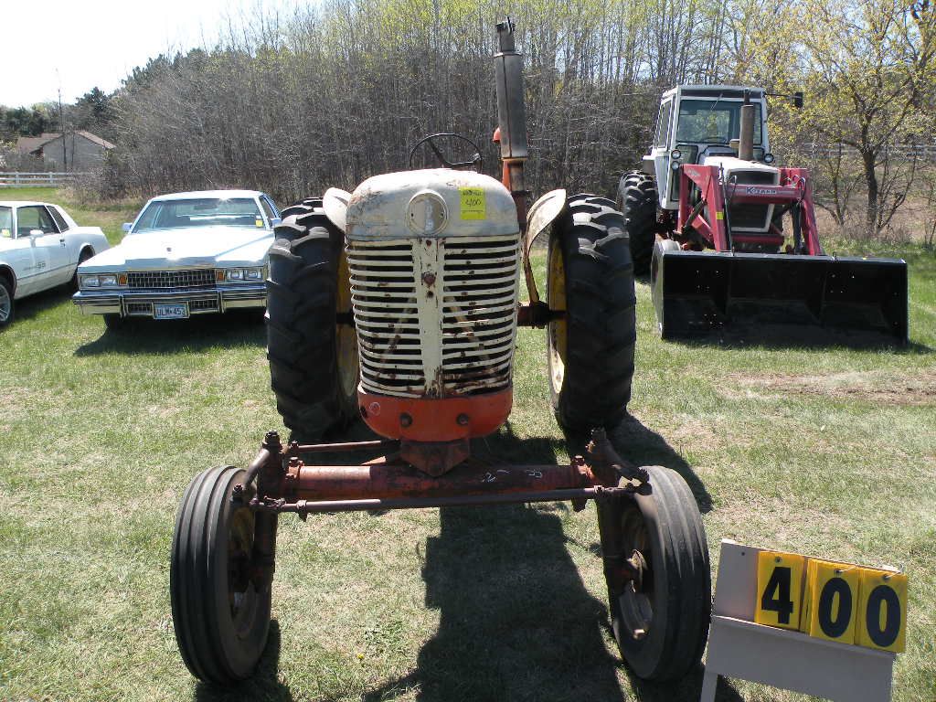 Case Model 400 tractor gas, new rear rubber