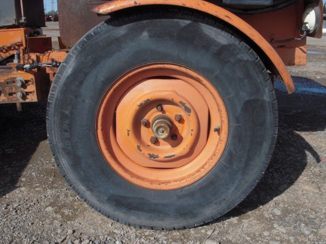 1988 Sweepster H84 S/A Towable Sweeper