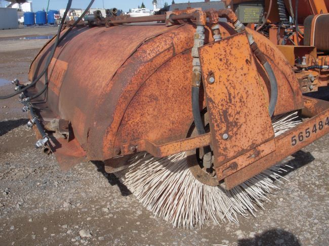 1988 Sweepster H84 S/A Towable Sweeper