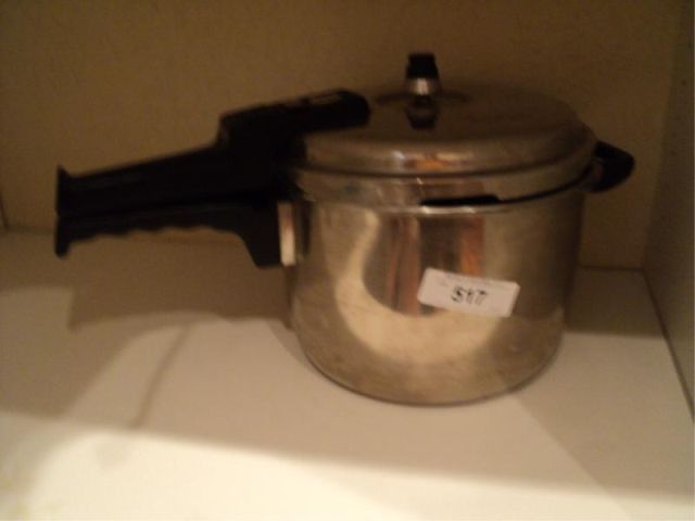 THE KITCHEN EXPERT INNOVA PRESSURE COOKER