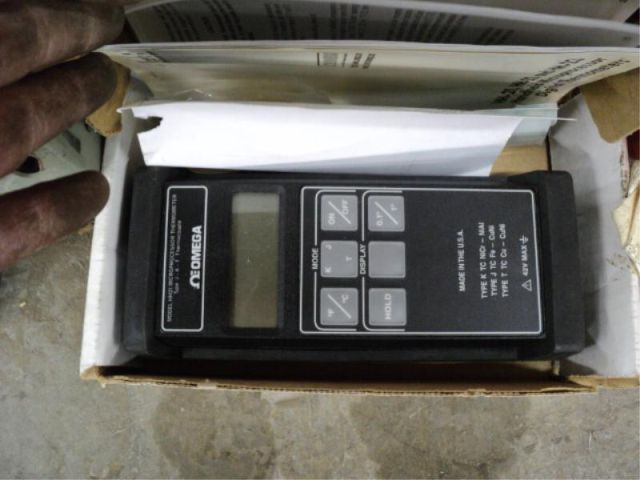 OMEGA HH21 DIGITAL THERMOMETER