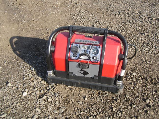 Husky Jump Starter w/ Inverter