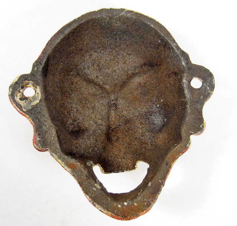 5807 - CAST IRON DRUNK FOUR EYED MAN WALL MOUNT BOTTLE OPENER