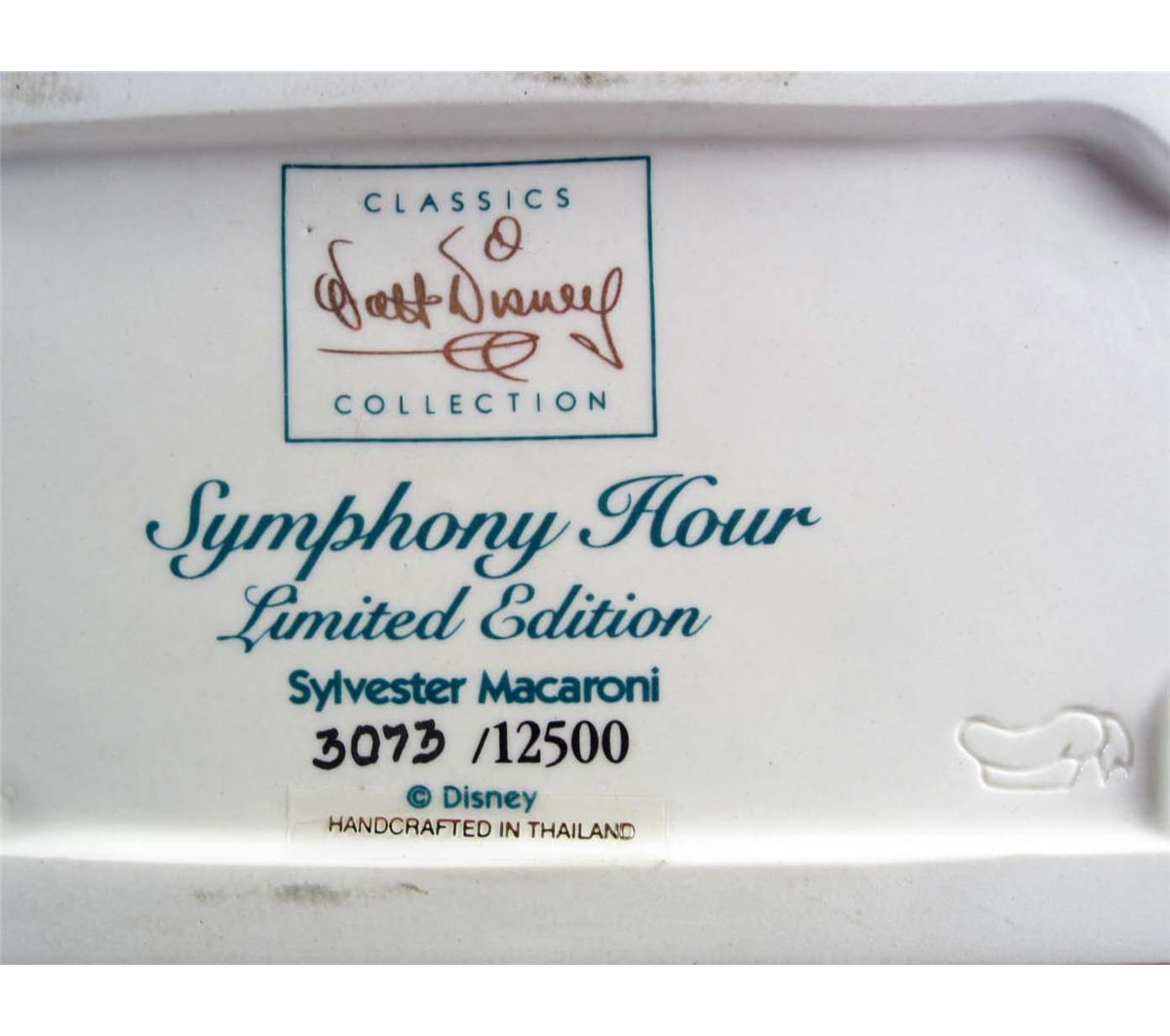 WALT DISNEY CLASSICS "SYLVESTER MACARONI" SCULPTURE IN ORIG BOX W/ COA