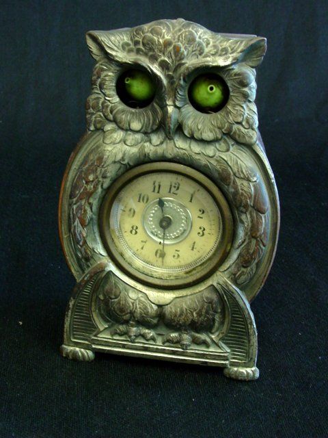 Moving eyes "Owl" clock