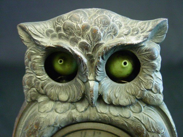 Moving eyes "Owl" clock