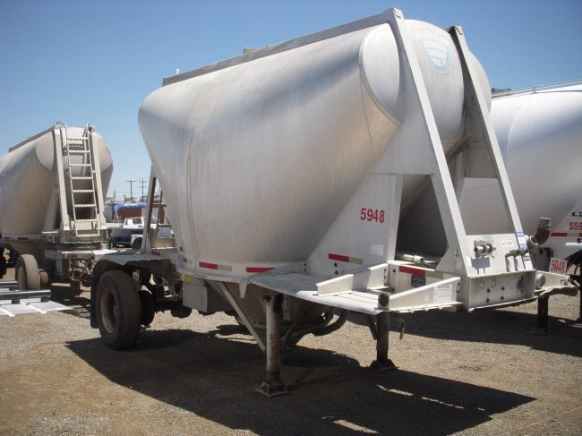 2000 Beall S/A Pneumatic Bulk Trailer