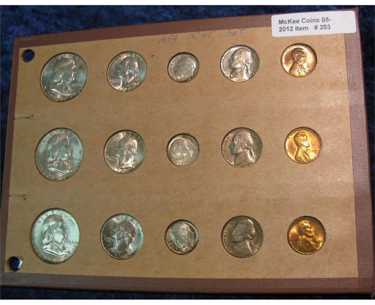 203. (3) 1954 (D, S, & S) Mint Sets in a Wayte Raymond board.