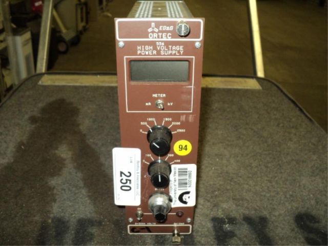 EG&G ORTEC 556 HIGH VOLTAGE POWER SUPPLY