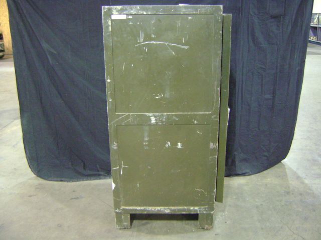 MOSLER SAFE, 60 3/4" X 27 1/4" X 27 3/4", 1 DOOR, GREEN, WEIGHT 1,022 ...