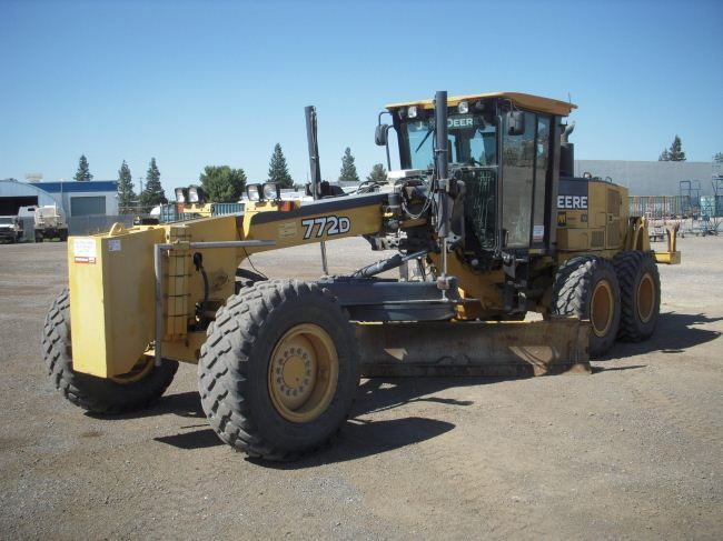 2004 John Deere 772D 6x6 Motor Grader