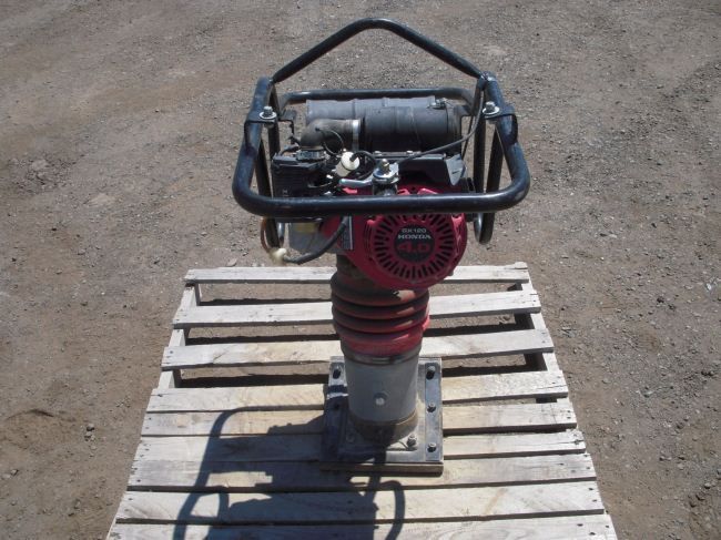 DynaPac LT62 Upright Tamper