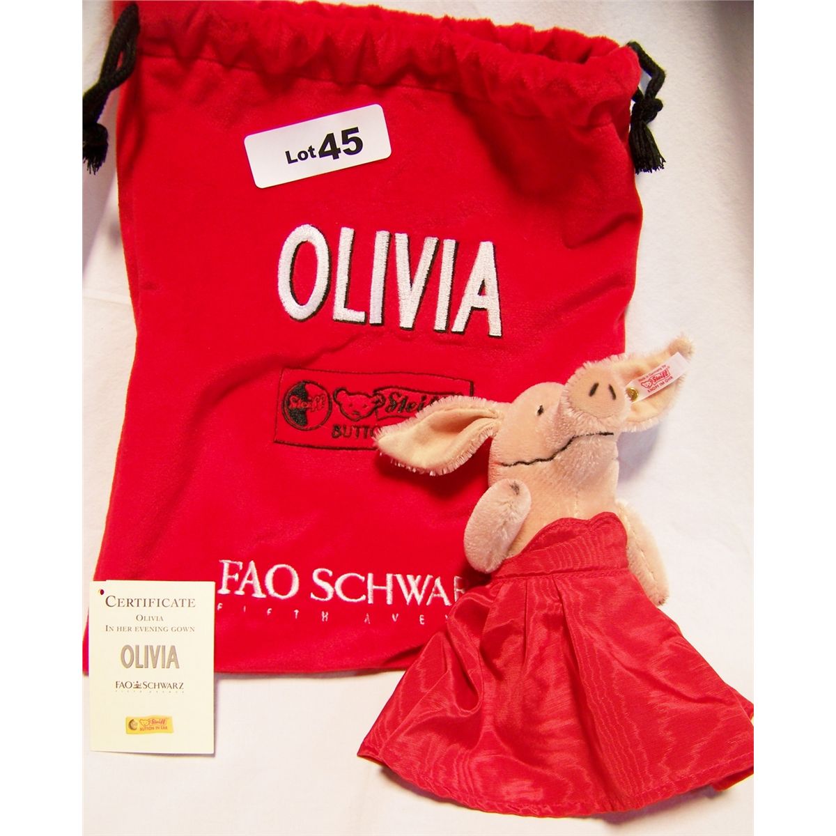 STEIFF OLIVIA BEAR w/C.O.A. #666810.