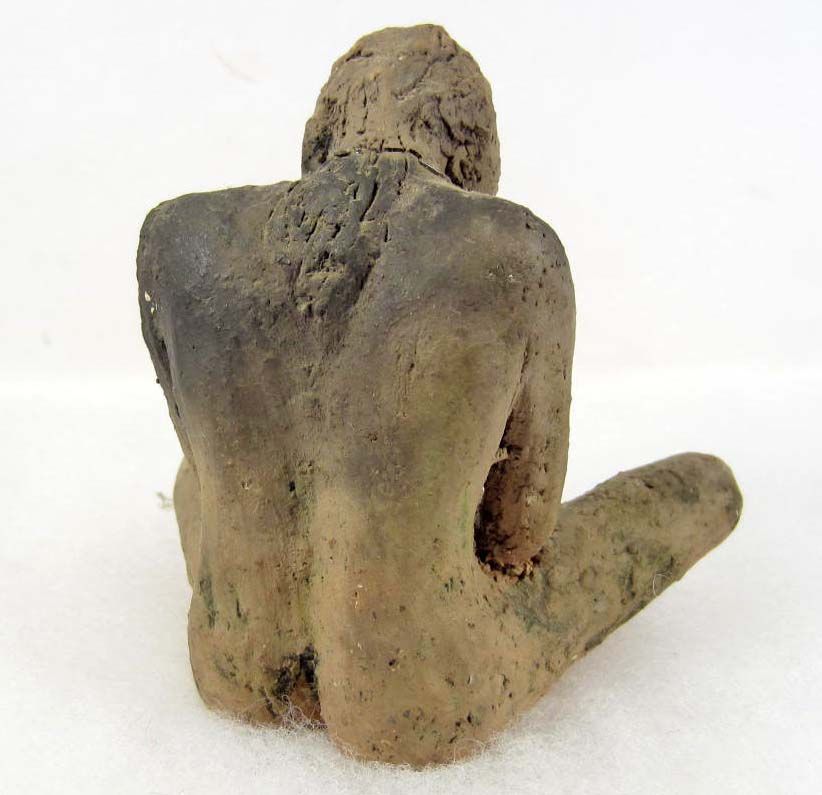 PAPUA NEW GUINEA CLAY FIGURE - WOMAN SITTING