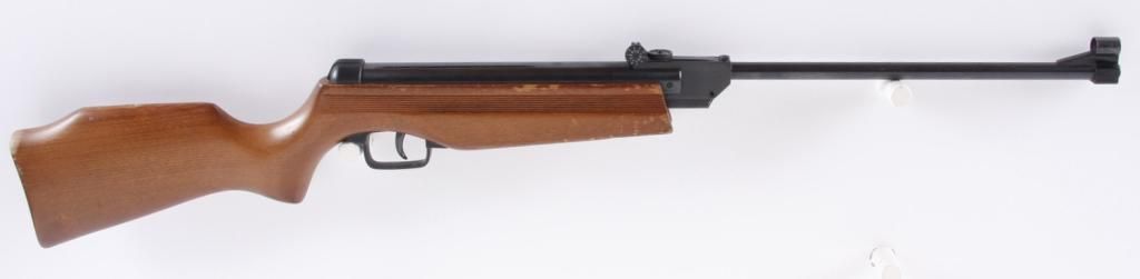 Gamo Mdl Cadet Cal .177 SN:783175Spanish made Pellet rifle in .177 caliber. Barrel breaks for singl
