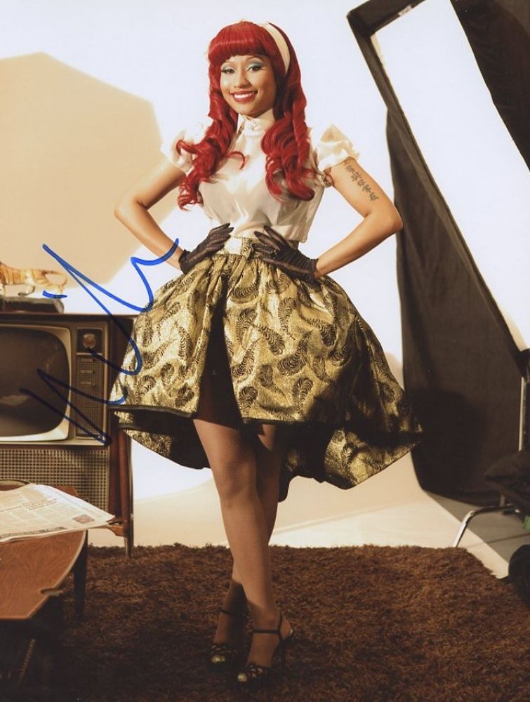 Nicki Minaj Signed 8x10 Photo (PAAS COA)