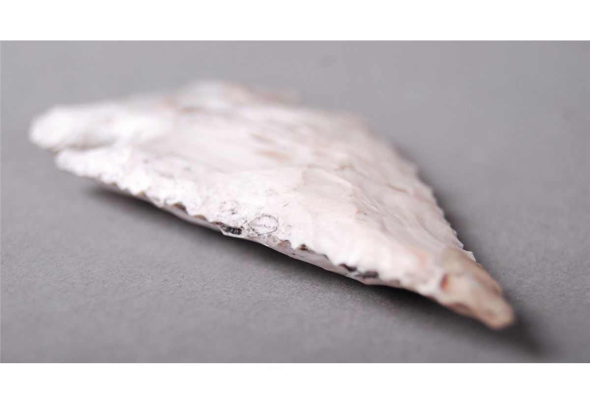 Native American Indian Artifact, Speckled White Arrowhead…