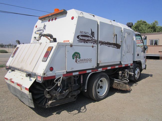 2005 GMC W5500 Sweeprite Street Sweeper