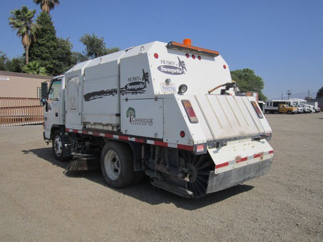 2005 GMC W5500 Sweeprite Street Sweeper