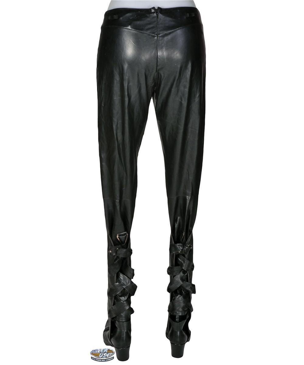 Jennifer Garner "Elektra" pants & boots from Daredevil