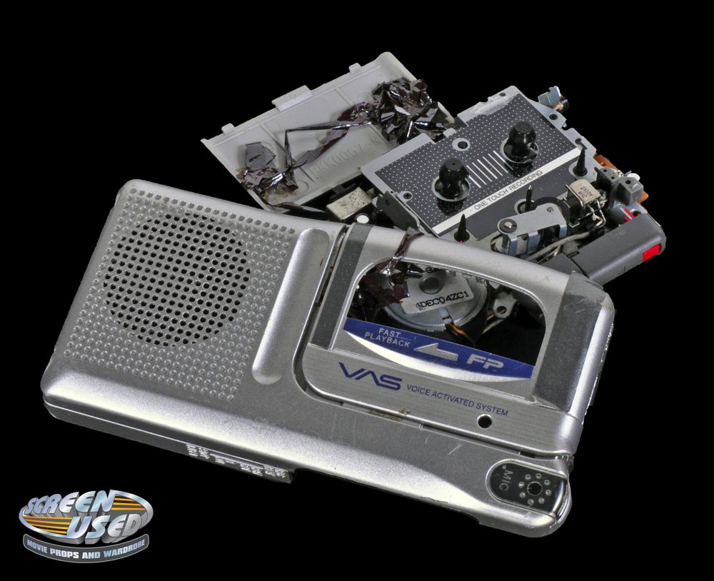 Donnie Wahlberg "Detective Eric Matthews" broken tape recorder from Saw II