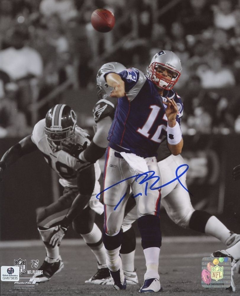 Tom Brady Signed Patriots 8x10 Photo (GA COA)