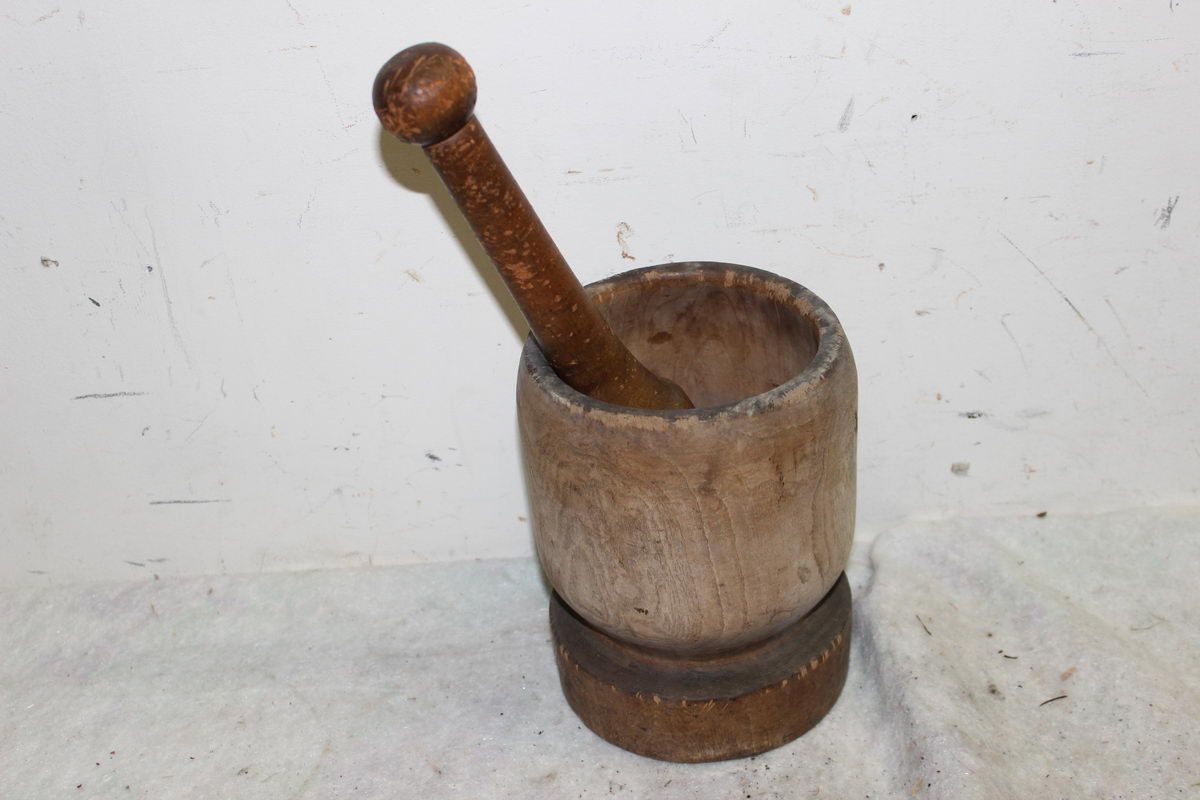 EARLY MORTAR & PESTAL