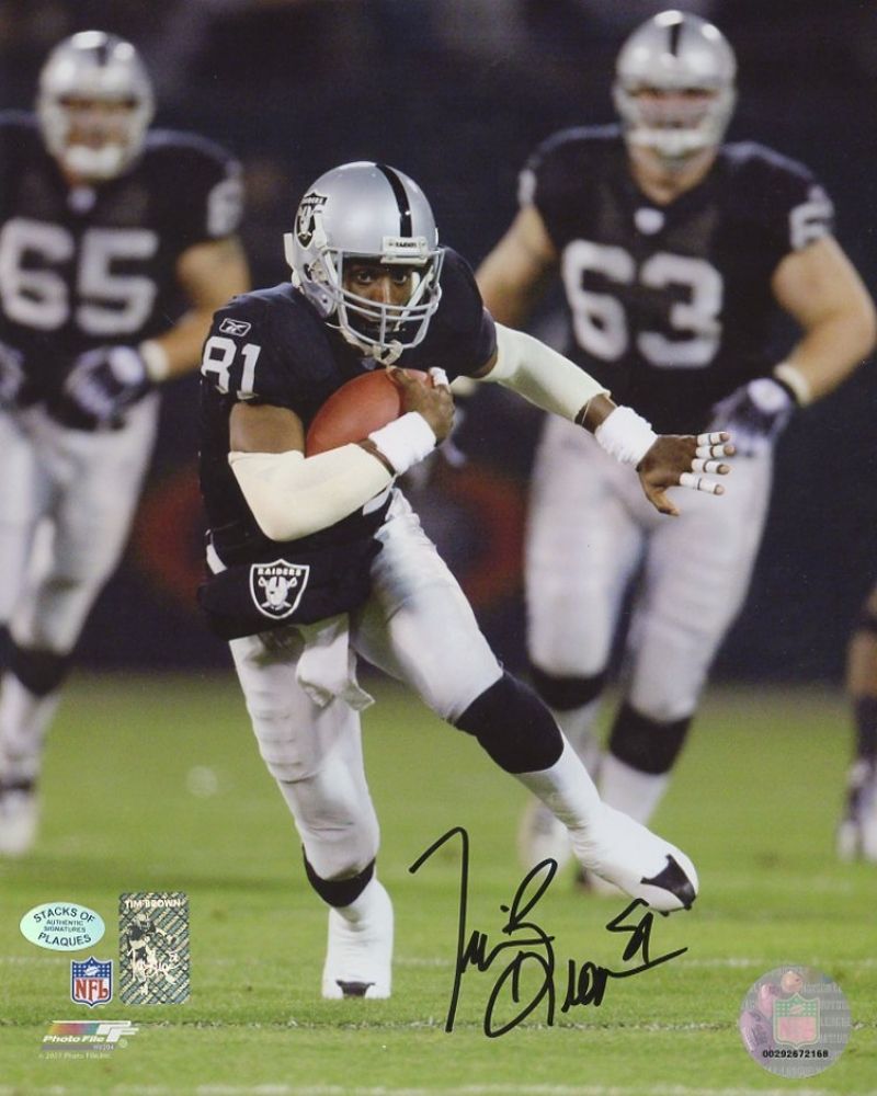 Tim Brown Signed Raiders 8x10 Photo (Brown Hologram)