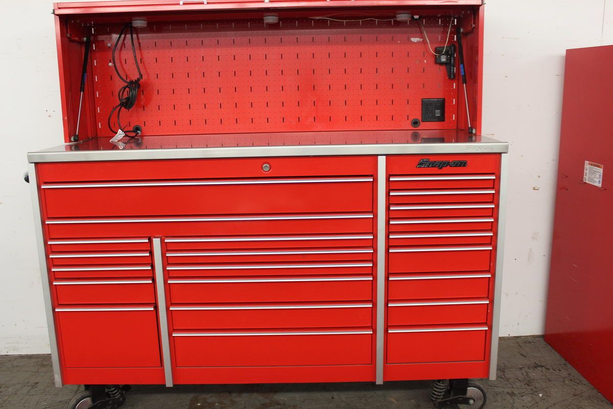 SNAP ON TOOLBOX