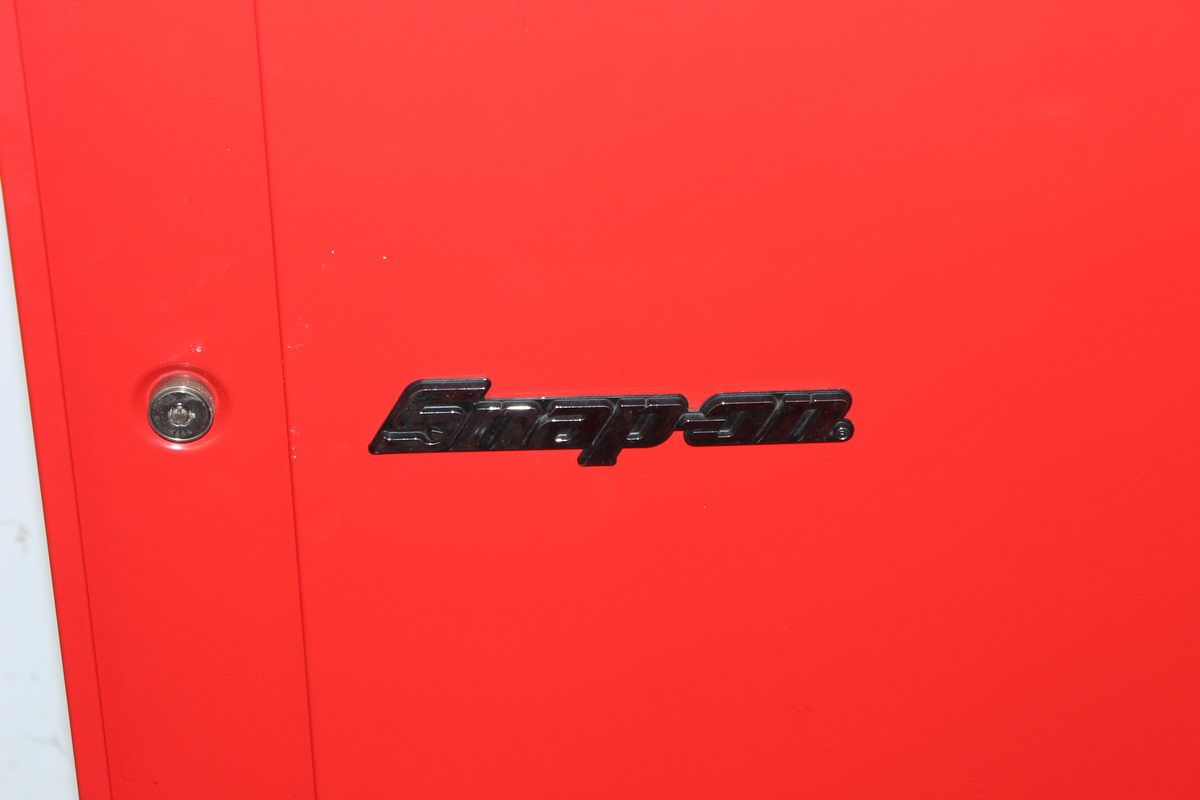 SNAP ON SIDE LOCKER 62/29/24