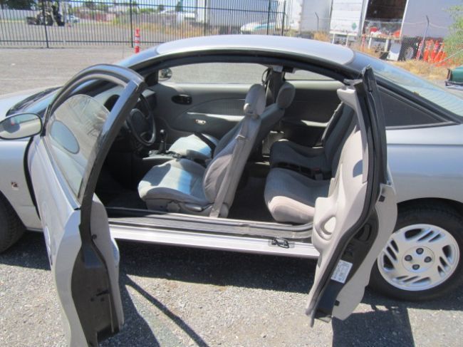 1999 Saturn 3-Door Coupe
