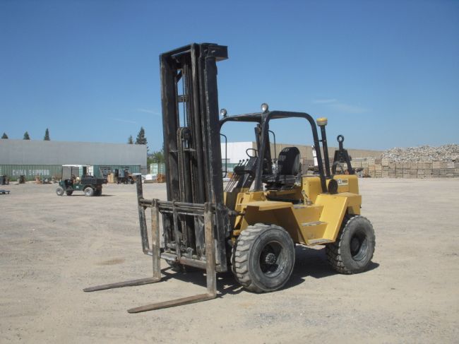 Caterpillar R80 4x4 High Mast Forklift