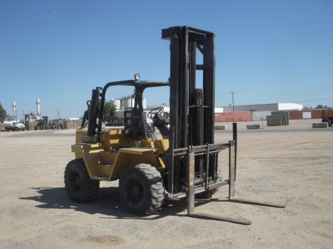 Caterpillar R80 4x4 High Mast Forklift