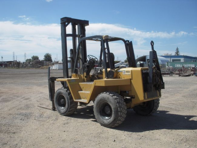 Caterpillar R80 4x4 High Mast Forklift